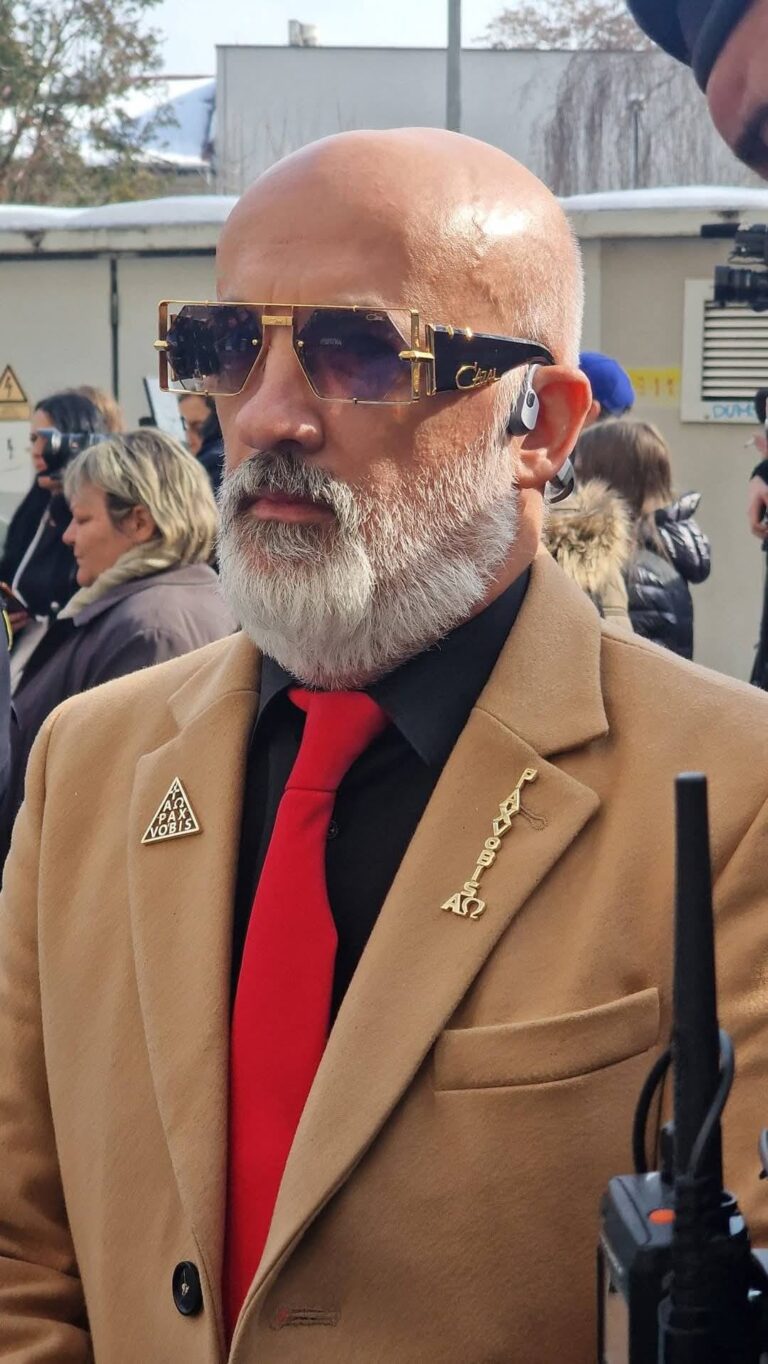 Ce spune avocatul lui Călin Georgescu după ridicarea din trafic a ...